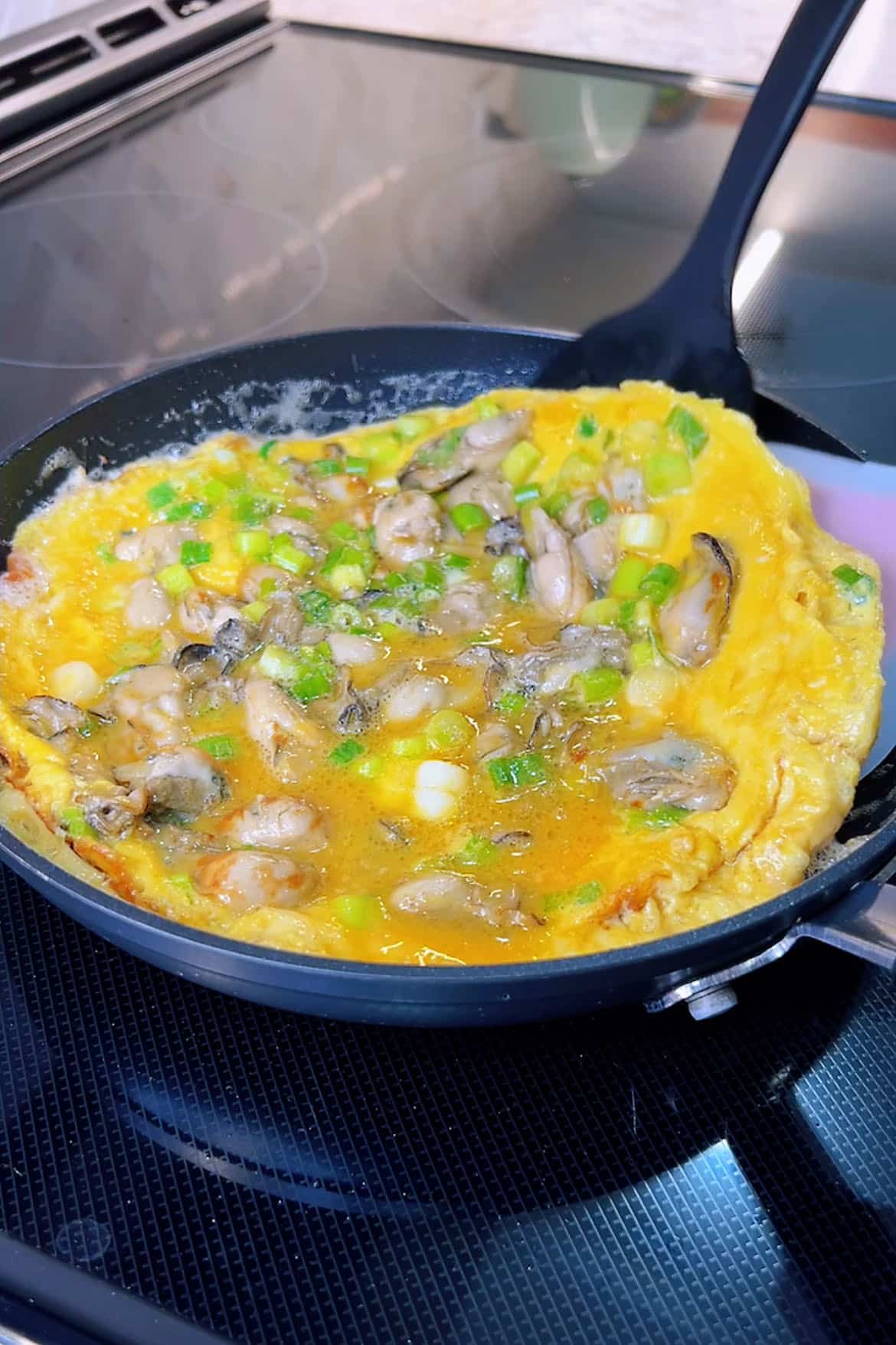 Oyster Omelette (Orh Luak 蚵仔煎) | Asian Recipes with Videos