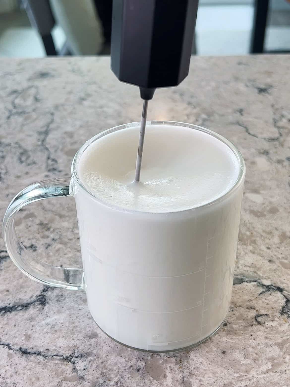 How to Make Latte Art - Easy 3d cat latte art with handheld frother