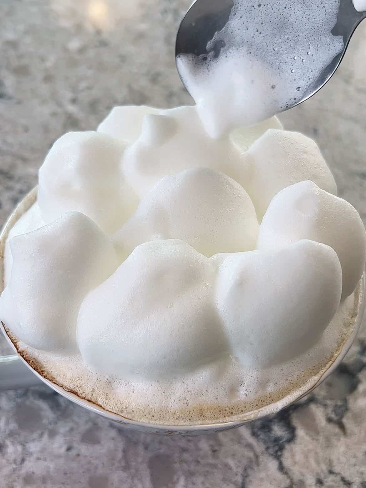 How to Make Latte Art - Easy 3d cat latte art with handheld frother