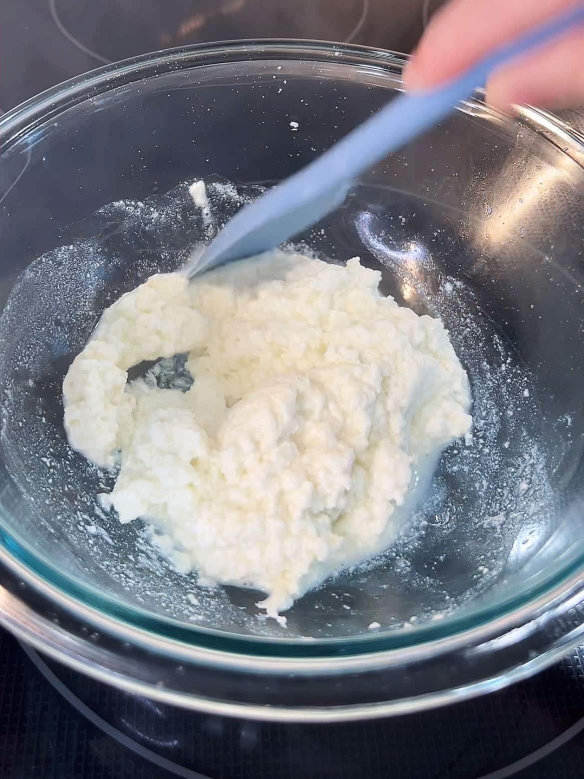 How to Make Mozzarella Cheese (2 ingredients: Milk and Vinegar)