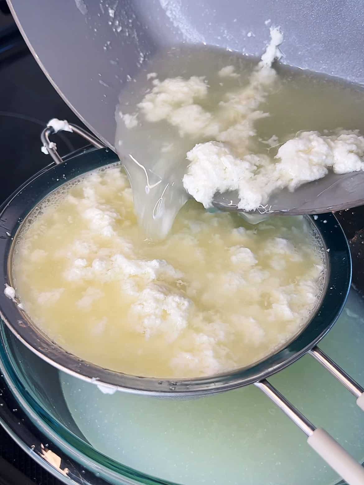 How to Make Mozzarella Cheese (2 ingredients: Milk and Vinegar)