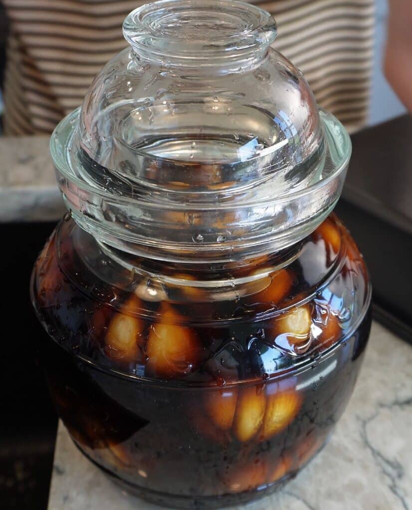Chinese Pickled Garlic (whole garlic pickles) recipe with video