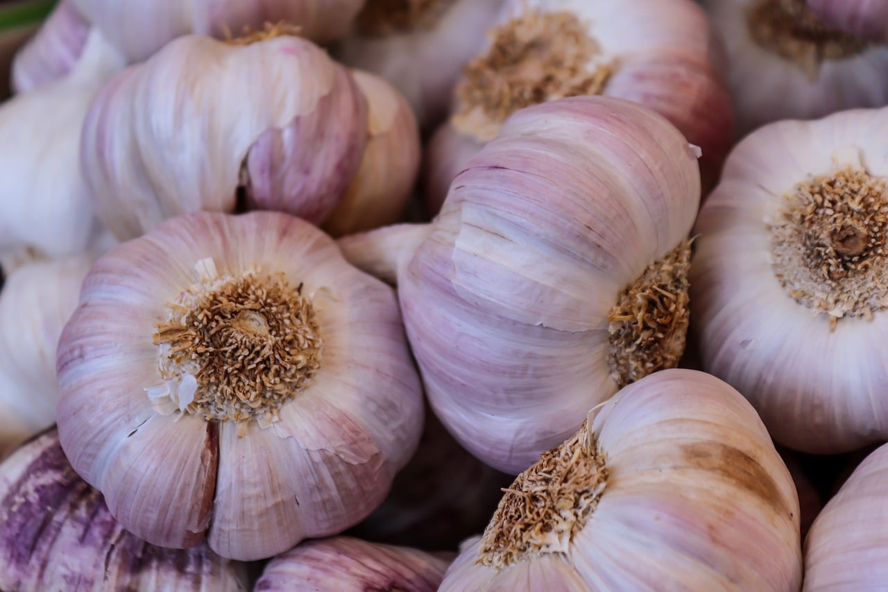 Chinese Pickled Garlic (whole garlic pickles) recipe with video