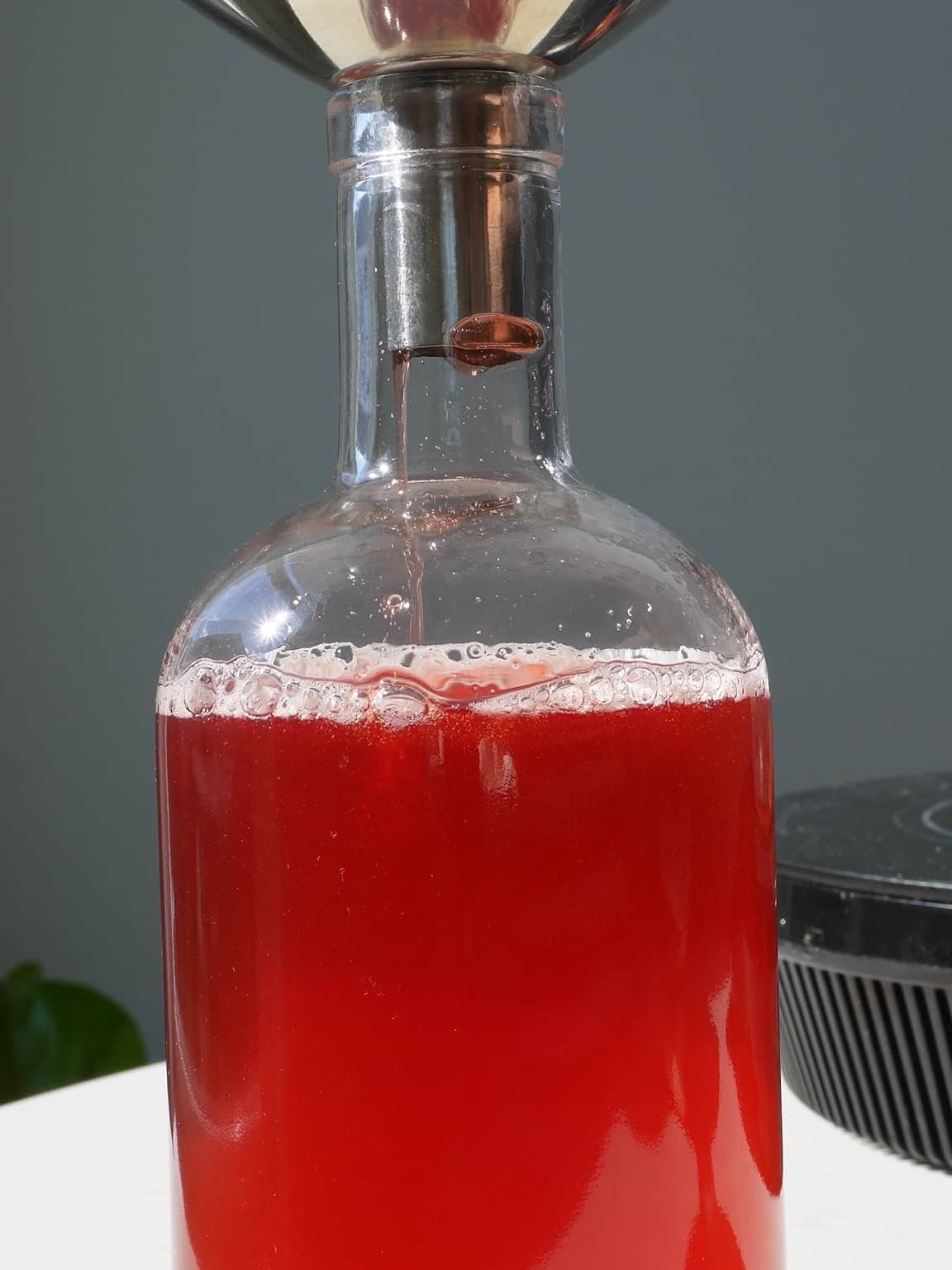 Balloon Strawberry Wine | Use balloons to make strawberry wine
