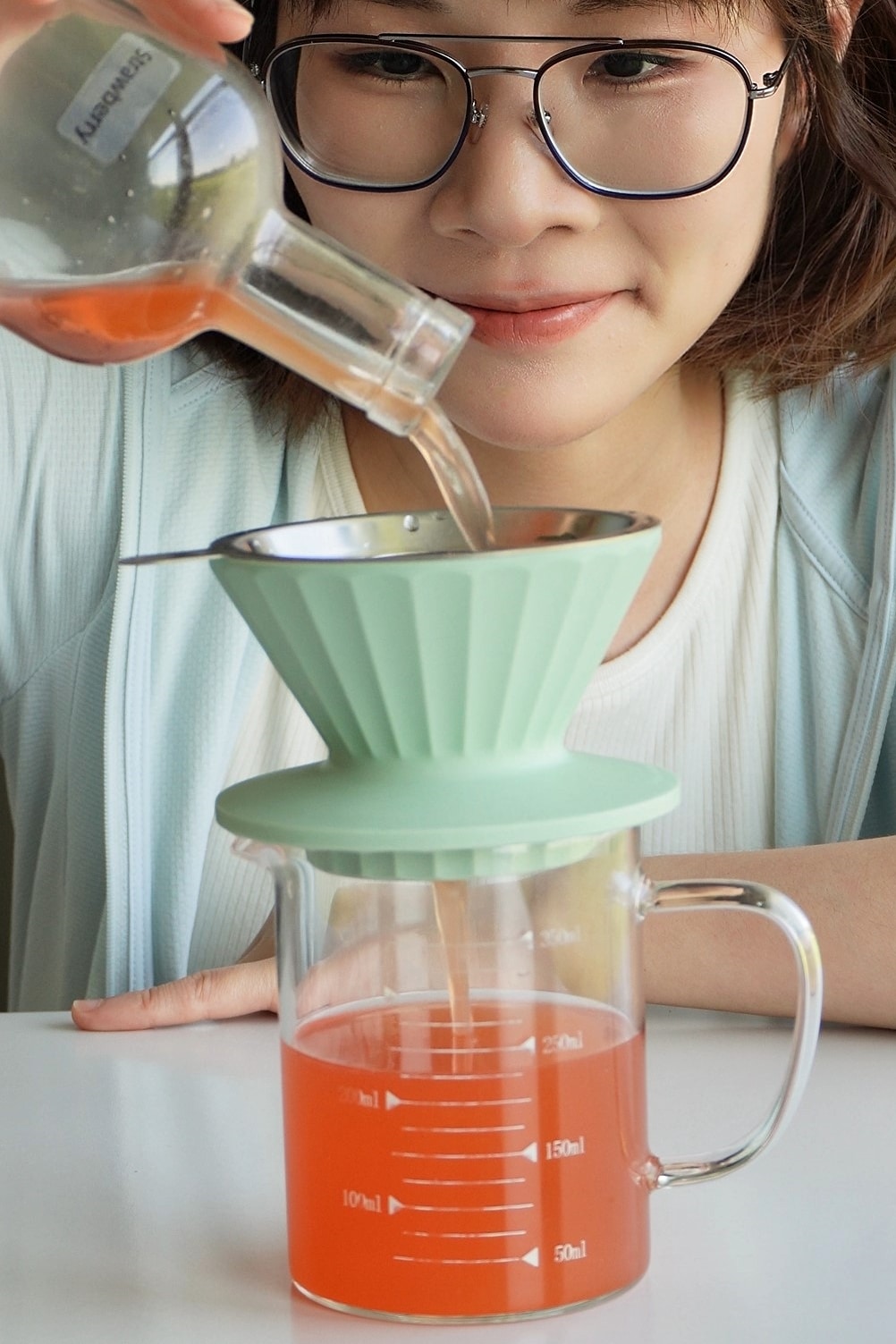 Balloon Strawberry Wine | Use balloons to make strawberry wine