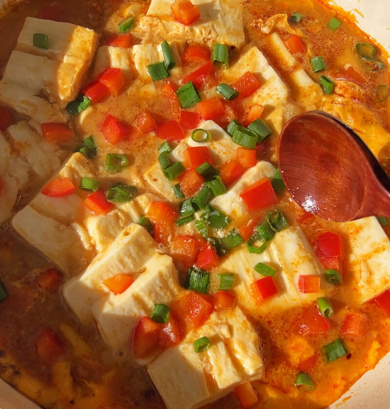 One-pot Egg Tofu | Ms Shi and Mr He's Easy Recipes with Videos